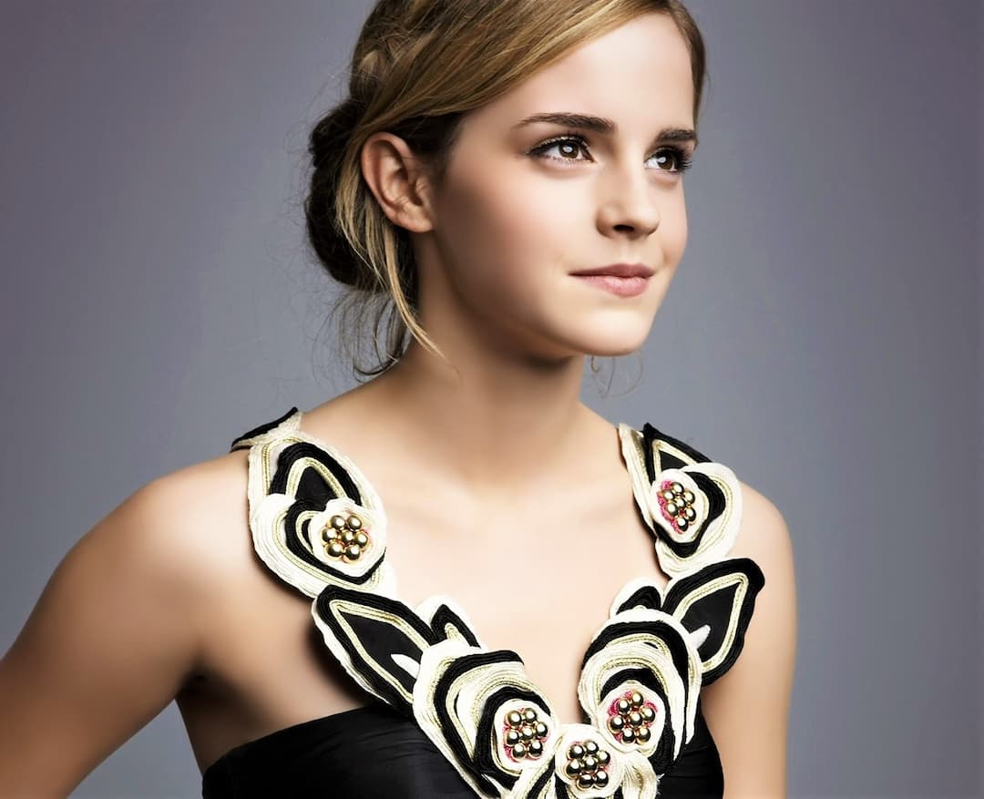 Emma Watson Measurements – Height, Weight, Age, Bra Size & Body ...